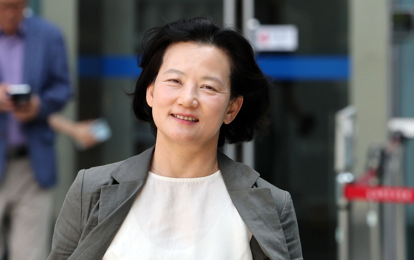 Court cancels prosecutor general Jeong's demotion