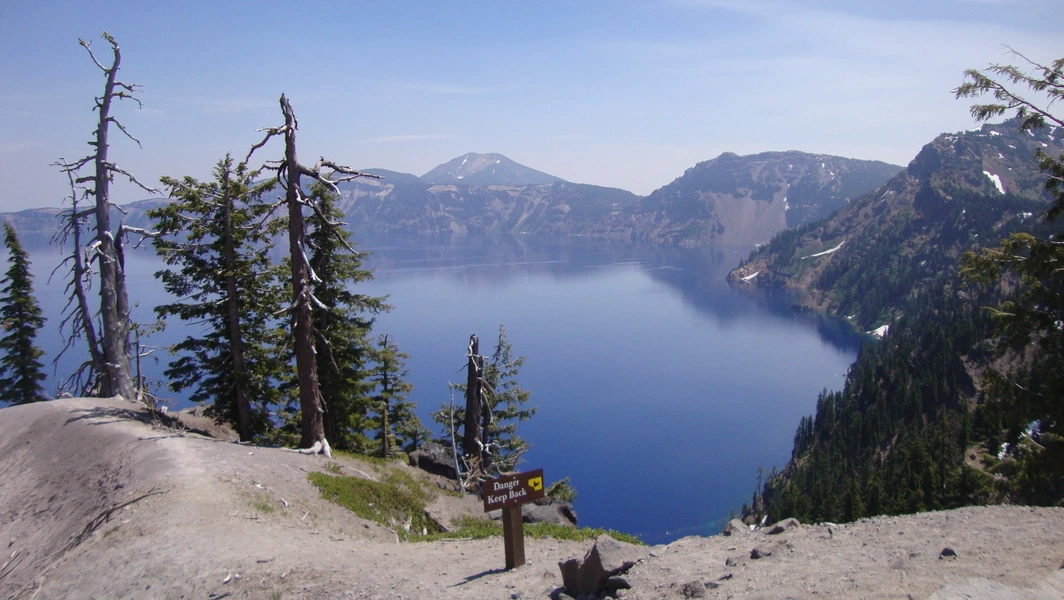 8 facts about Crater Lake's rules and wildlife