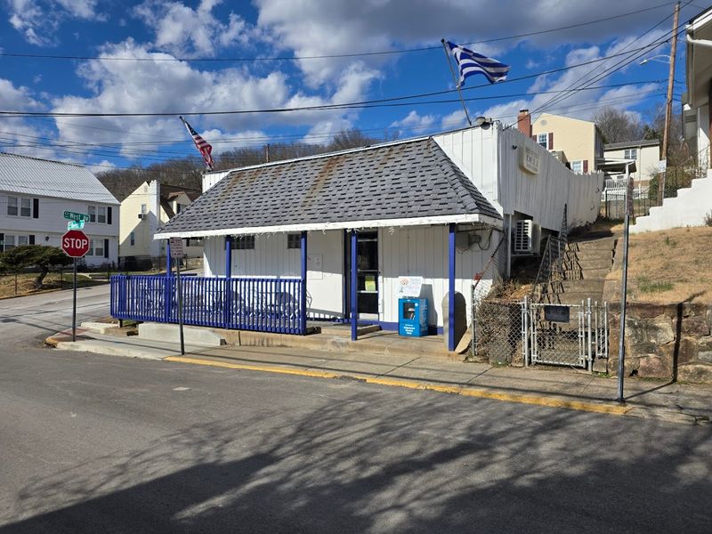 The gyros at this Greek West Virginia restaurant are so irresistible ...