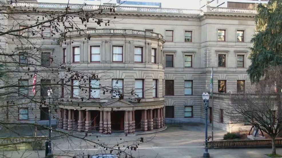 City Council moves forward with cuts to Portland Police staffing, overtime
