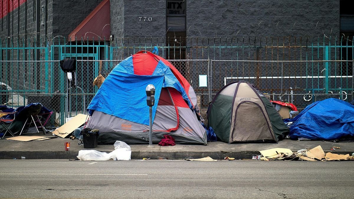 Feds suspend funding to Los Angeles homelessness agency