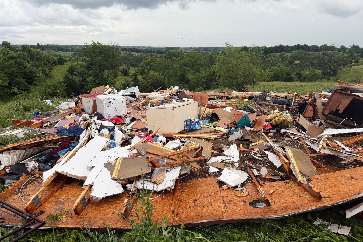 New tornadoes touch down outside Chicago as severe storms pummel the ...