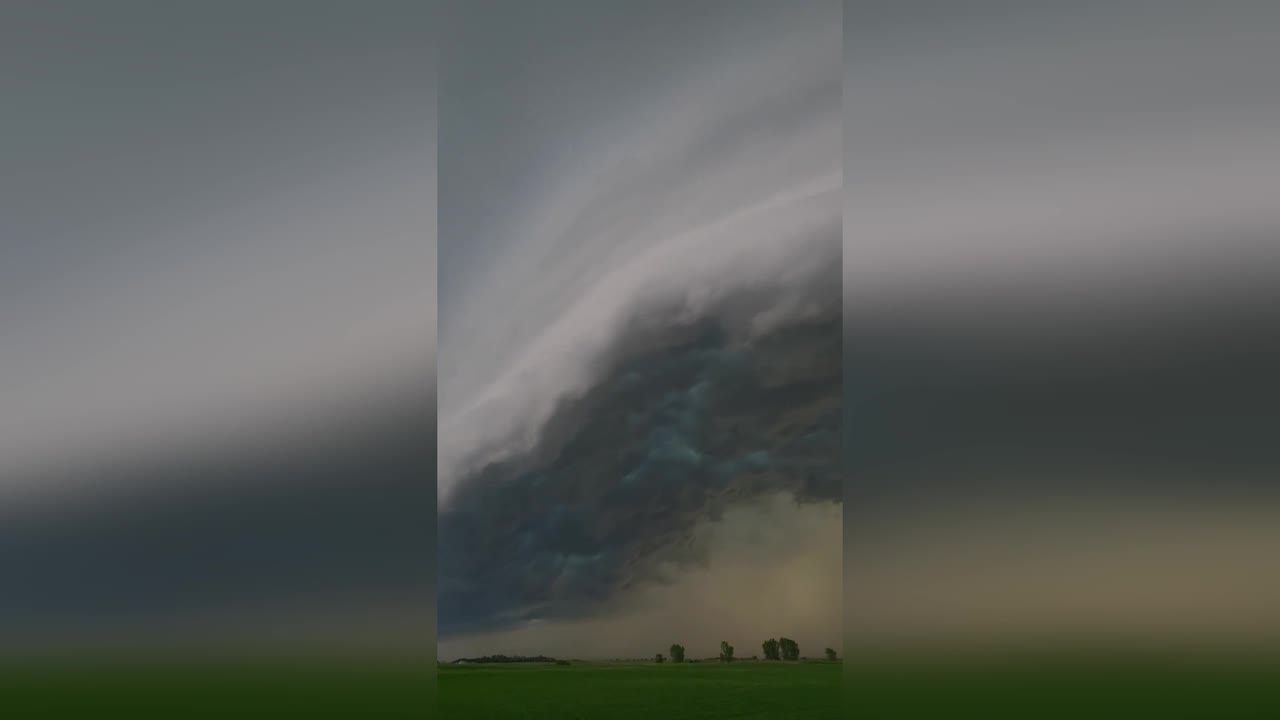 Epic storm footage: Enormous supercell dominates the North Dakota prairie
