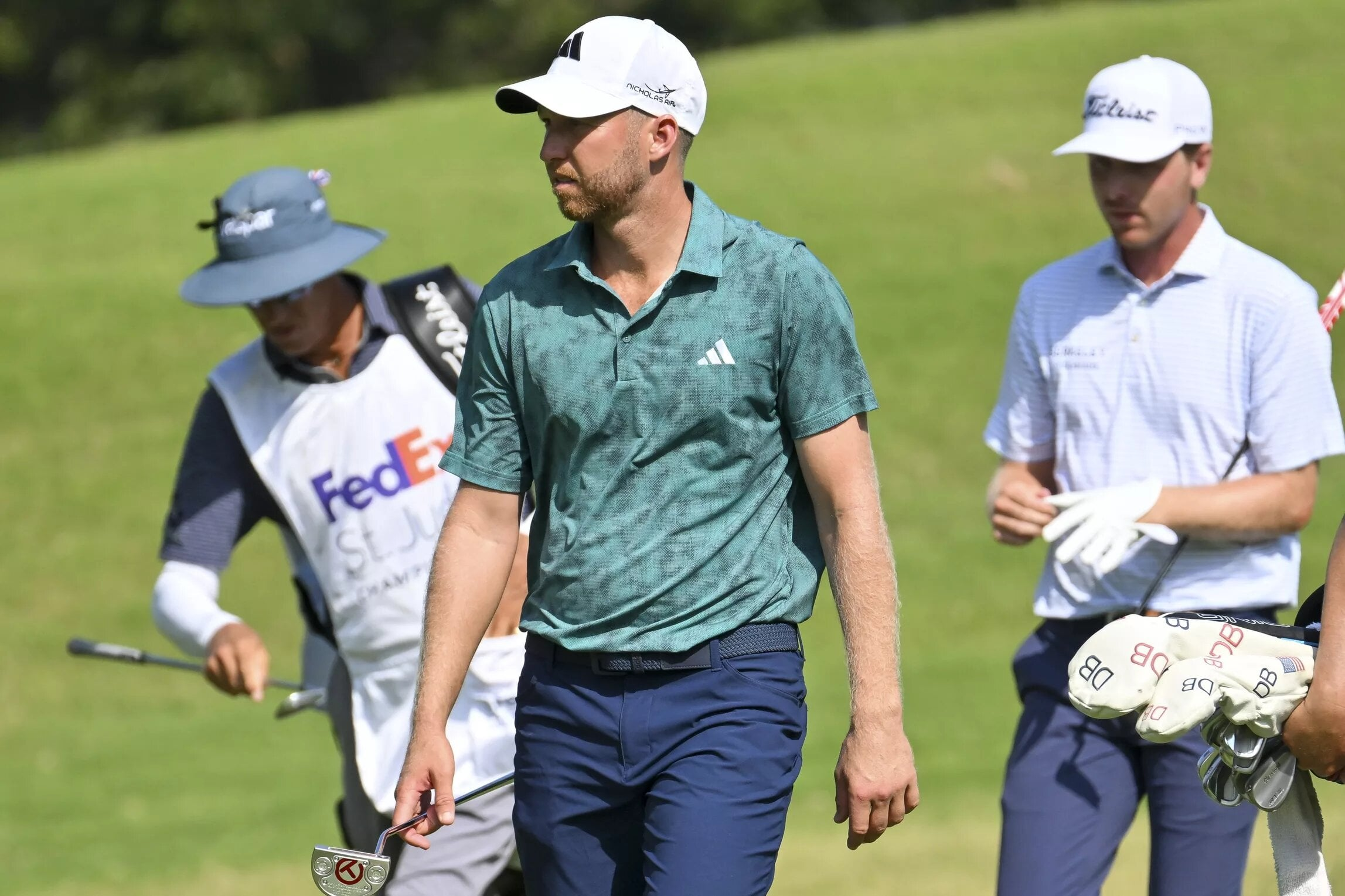 Top golfers make sudden exit from PGA Tour event