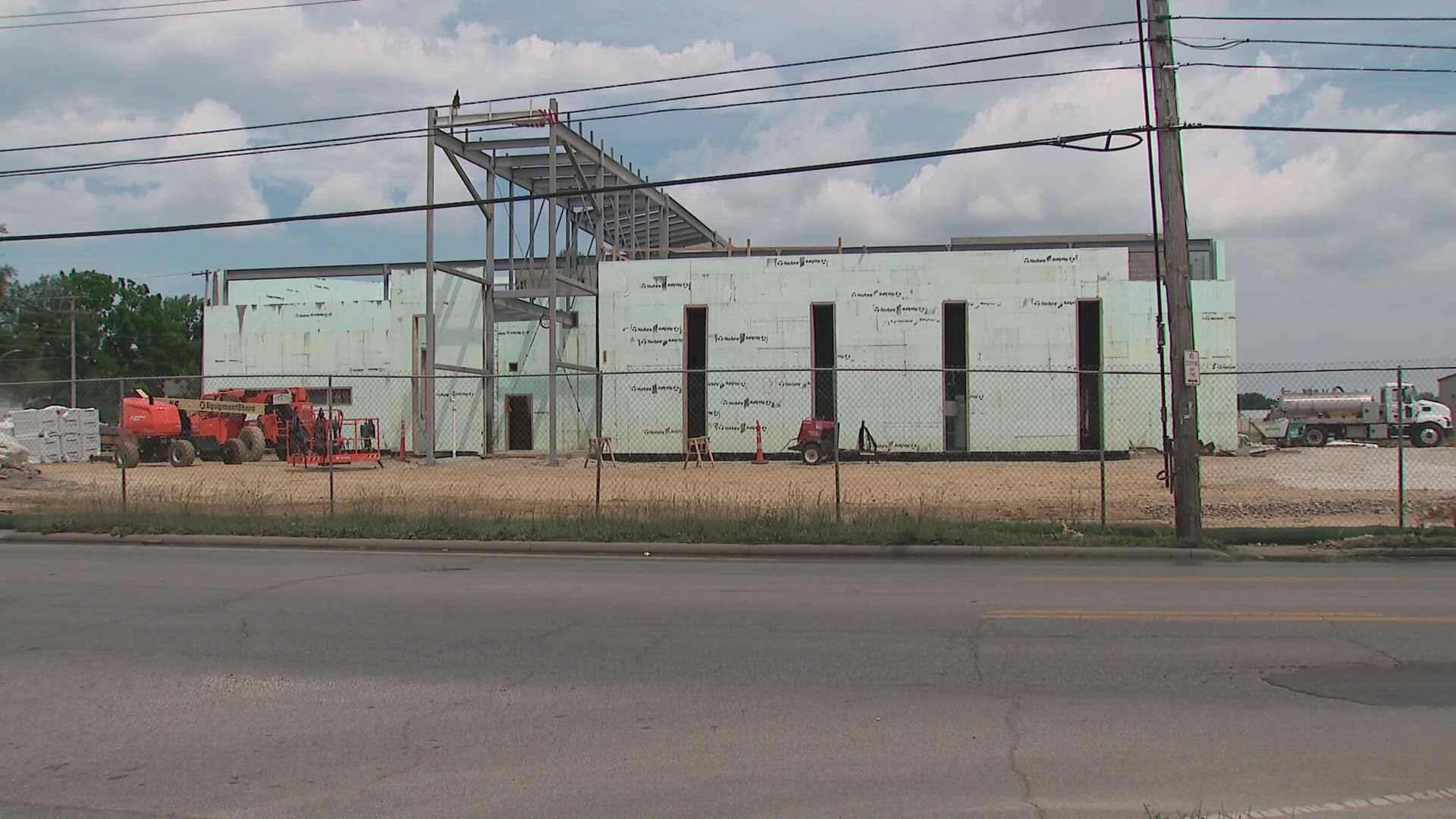 New Columbus police substation aims to strengthen ties with Hilltop ...