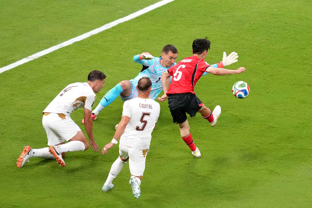 Hwang In-beom sparks South Korea’s 2-1 comeback win over the Czech ...