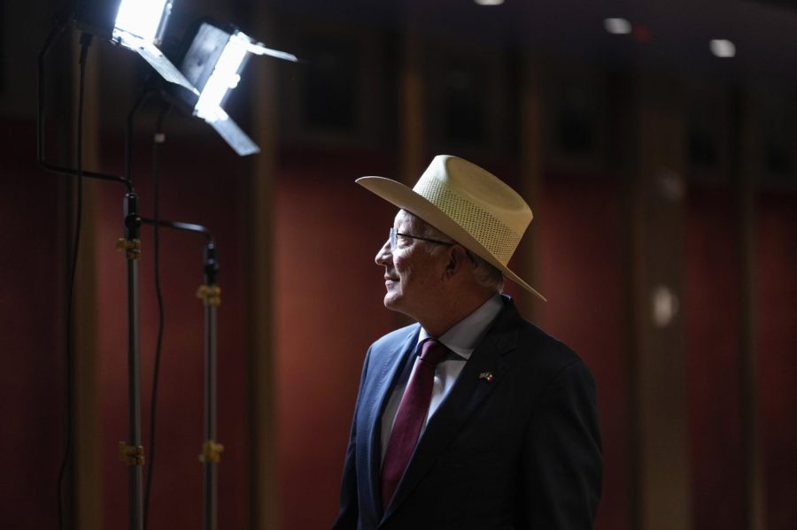 Biden ambassador considered White House bid over border frustration