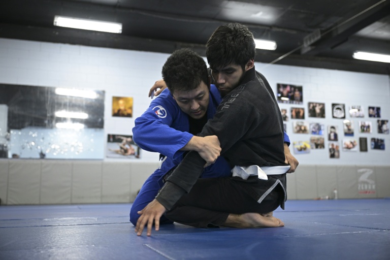 From cage fights to the White House, UFC marches into mainstream