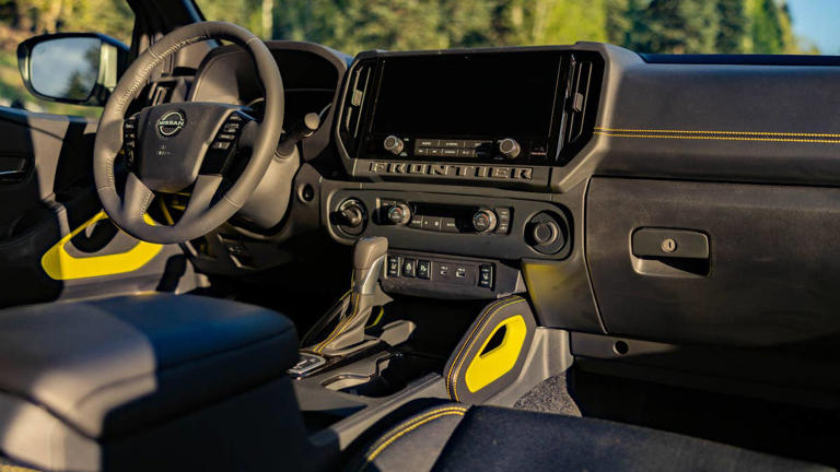 Nissan's new Frontier Sport Edition skips the screens & brings off-road ...