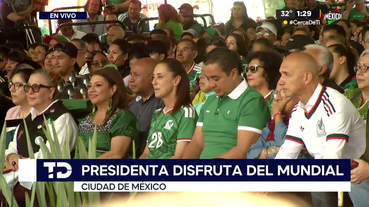 La presidenta Claudia Sheinbaum celebra el juego de México desde el ...