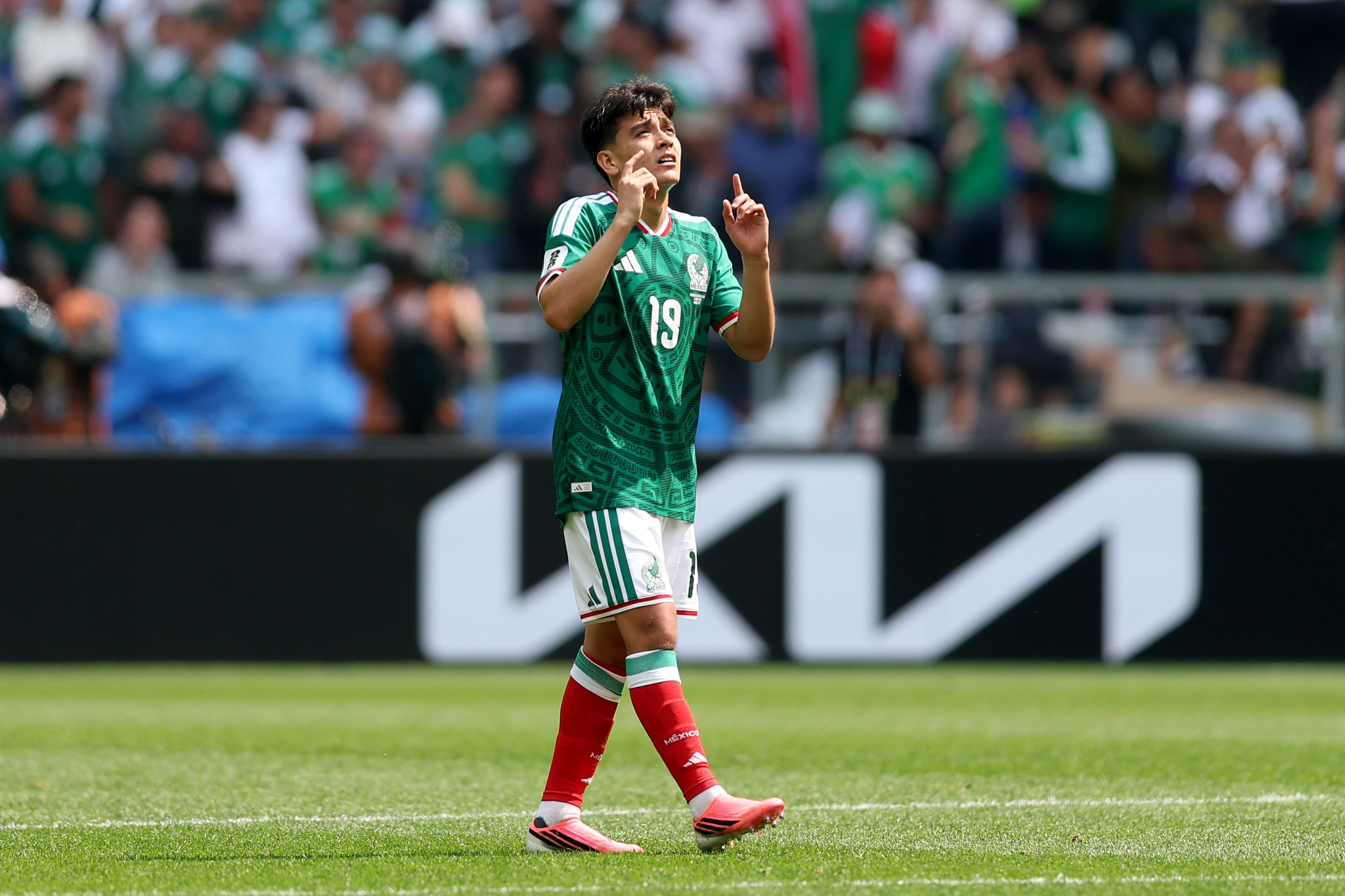 17-year-old Gilberto Mora makes World Cup history in Mexico's win vs ...
