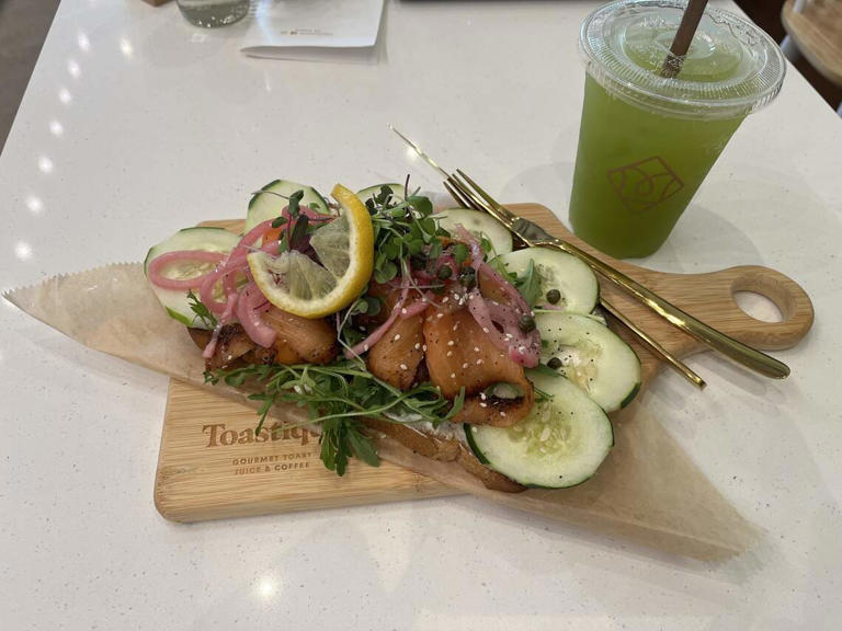 Inside the smoothie and toast bar opening in Johnson County this weekend