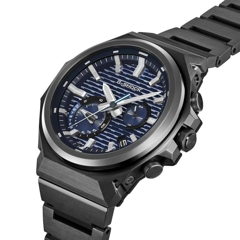 カシオ、G-SHOCK「G-STEEL」にブラックIP仕上げの新モデル「GST-B1000BD」