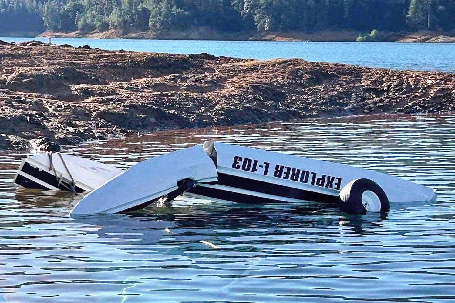 Pilot injured after unregistered aircraft plunges into Lake Shasta ...