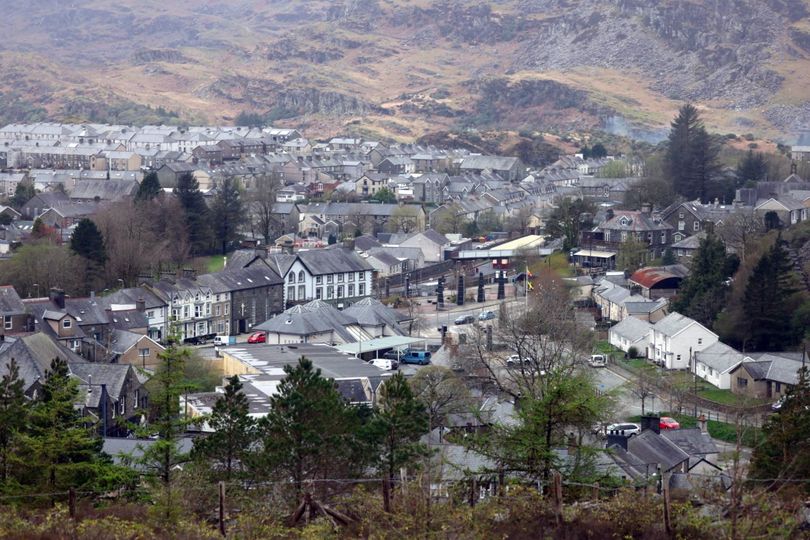 Police and immigration officers raid retail premises in Gwynedd town