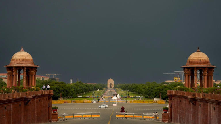 Weather LIVE Updates: Delhi-NCR Wakes Up To Cloud Skies As Weather ...