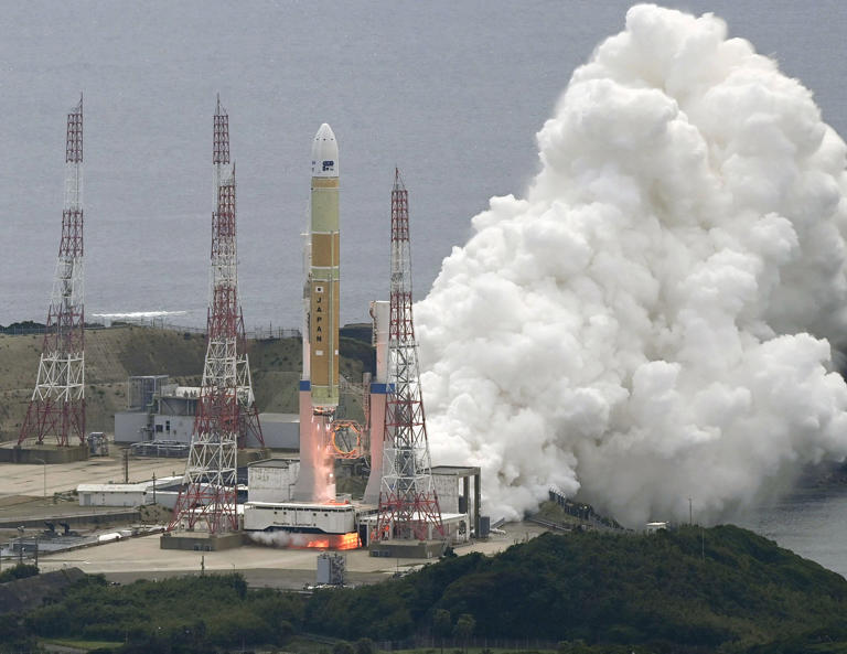 Japan launches H3 rocket, 1st time with only liquid-fuel engines