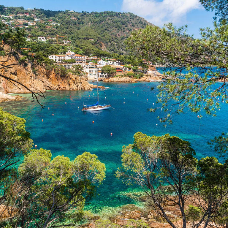 Calas de ensueño, villas de lujo y aguas turquesas: los 4 pueblos con ...
