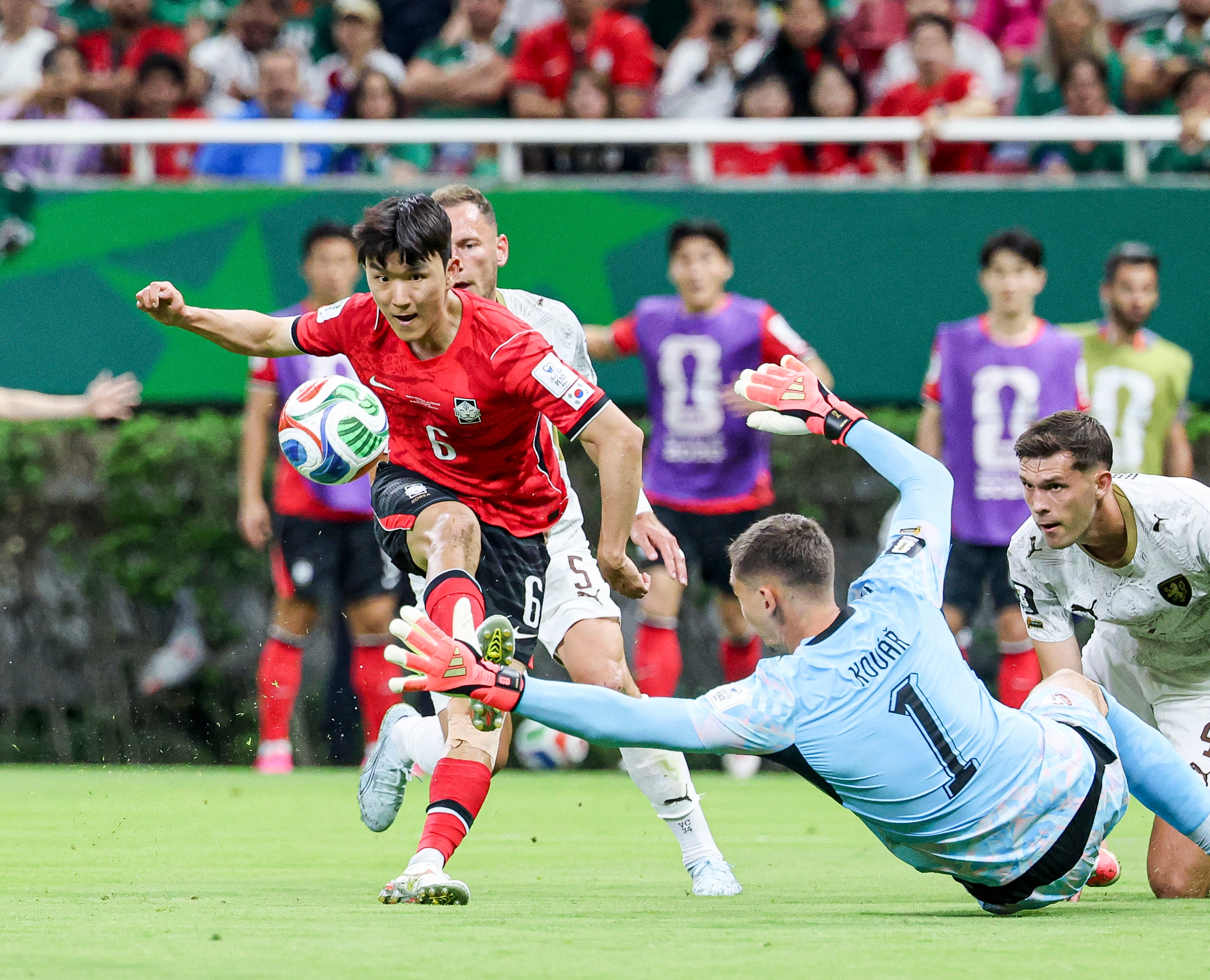 Hwang In-beom's goal, assist lead South Korea comeback