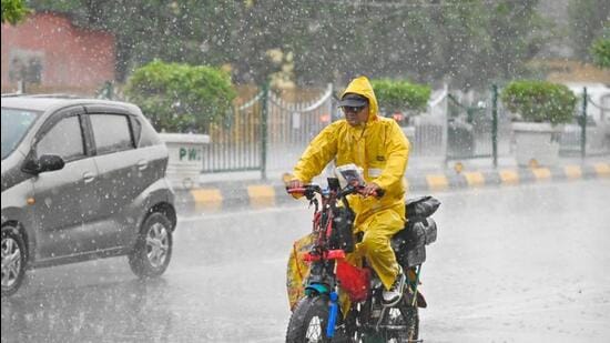 Overnight storm, rainfall brings relief in Delhi as AQI improves to ...