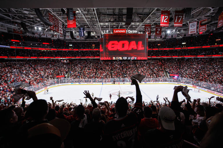 Svechnikov, Aho strike as Hurricanes top Golden Knights 4-2 to move ...