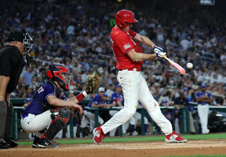 Lawmakers put politics aside for Congressional Baseball Game in DC
