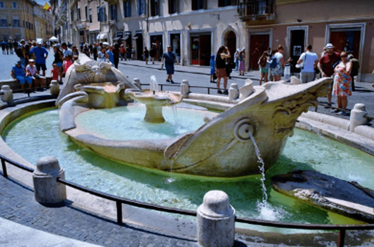 Svaligiato il furgone delle consegne a Piazza di Spagna: il colpo per ...