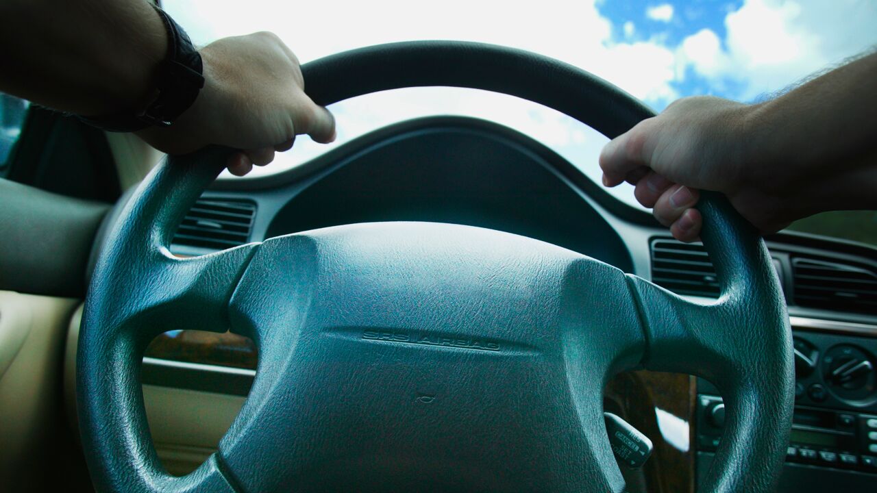 Jongen (15) betrapt achter stuur van auto in Boom, met 3 minderjarige ...