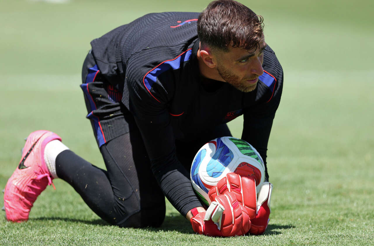 Will Matt Turner start World Cup for the USA? Former CT college star ...