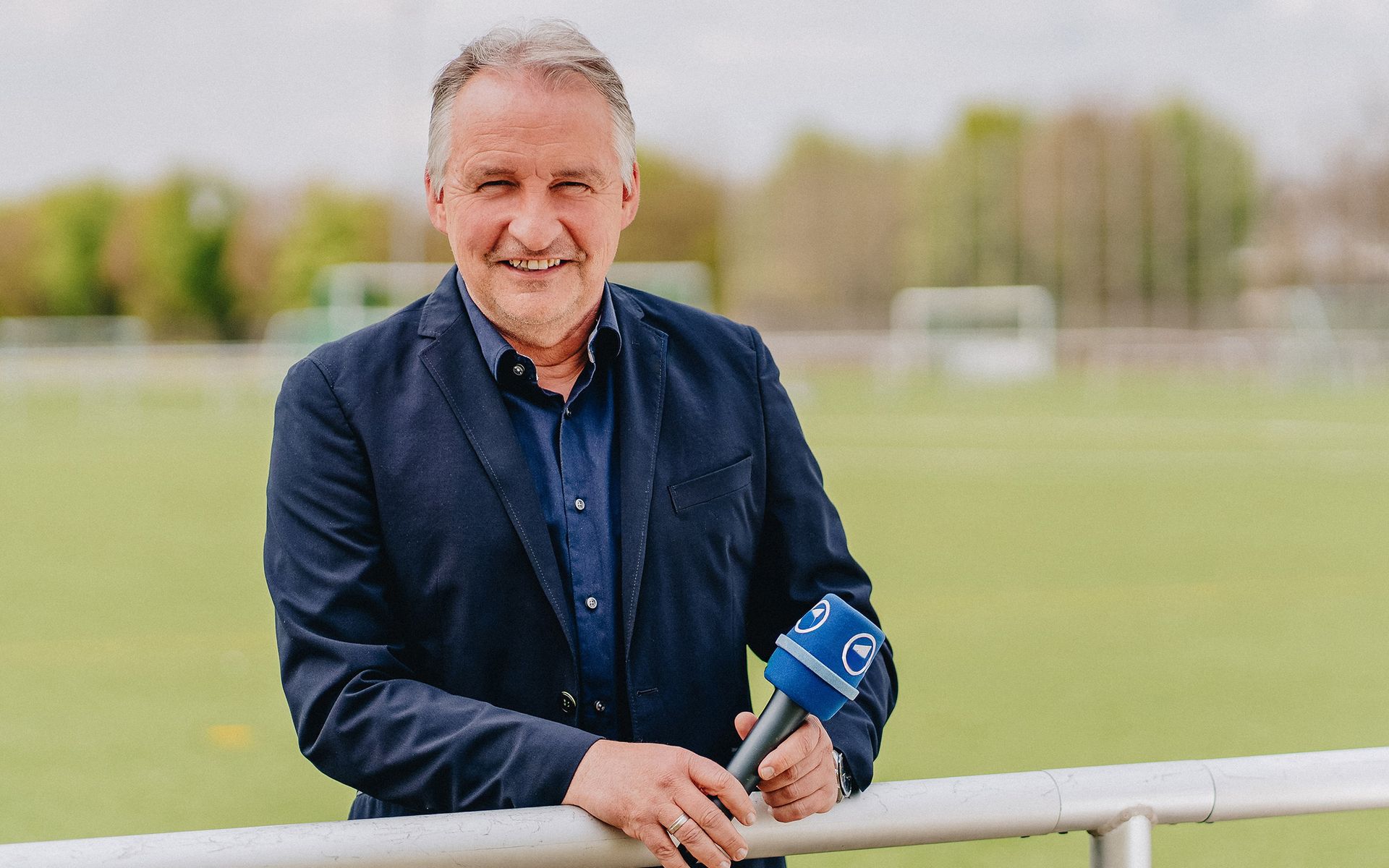 Schiedsrichter-Experte Lutz Wagner: "Die Hand Gottes von Maradona hätte ...