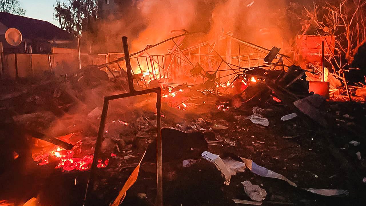 Three civilians dead in latest Russia, Ukraine strikes