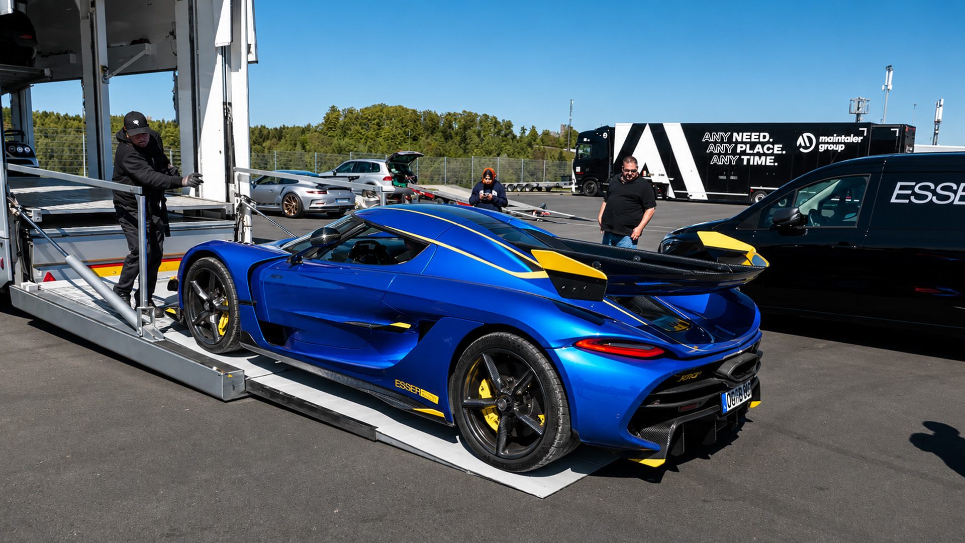 Rare Koenigsegg Jesko truck unloading with cold start sound