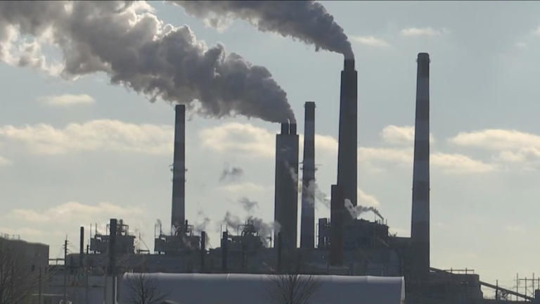 Local 104 strikes deal with Alcoa days before agreement expiration