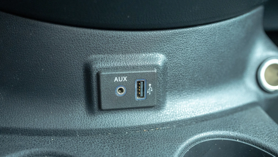 9 practical and creative uses for car USB ports