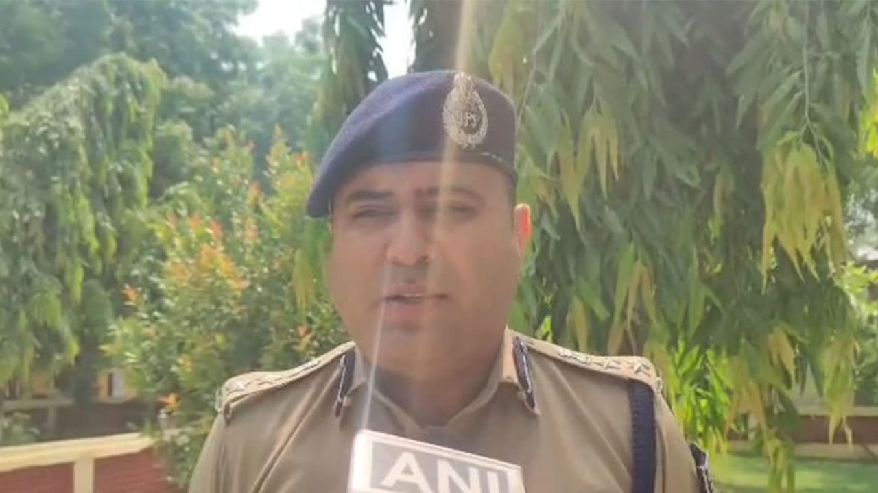 BIHAR: 3 SHOS AMONG 4 DEAD IN HORRIFIC CAR-TRUCK COLLISION IN BEGUSARAI