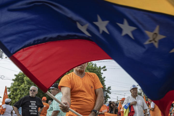 Governo da Venezuela diz que país entra em "nova fase" e Portugal pode ...
