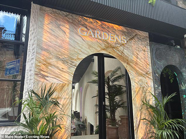 Shisha bar hands over parrot after feathers were ruffled by the bird ...