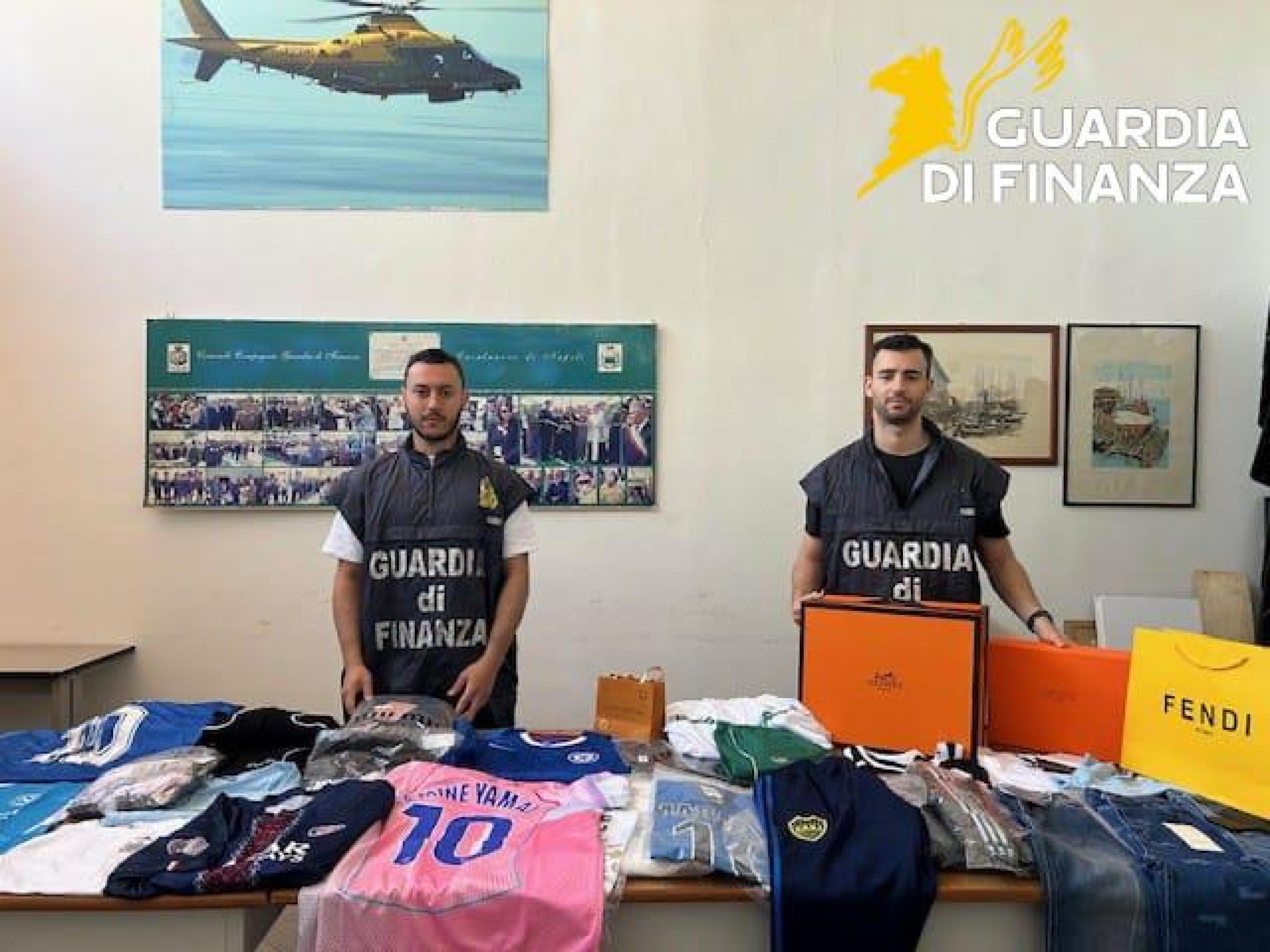 Capi d'abbigliamento falsi di note griffe, sequestro da 7 milioni di euro