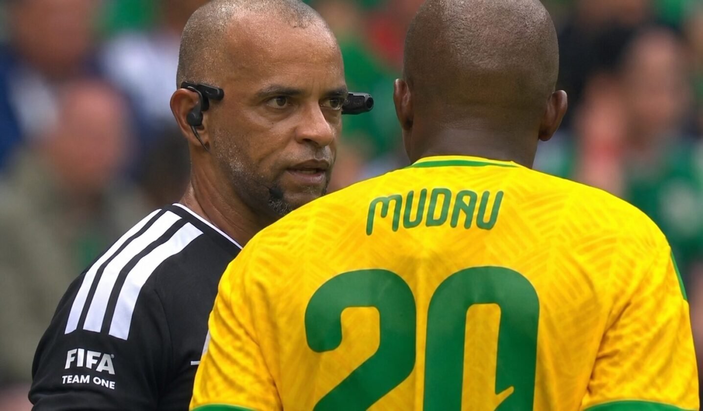 3 red cards and a stumbling referee: Mexico vs South Africa will go ...