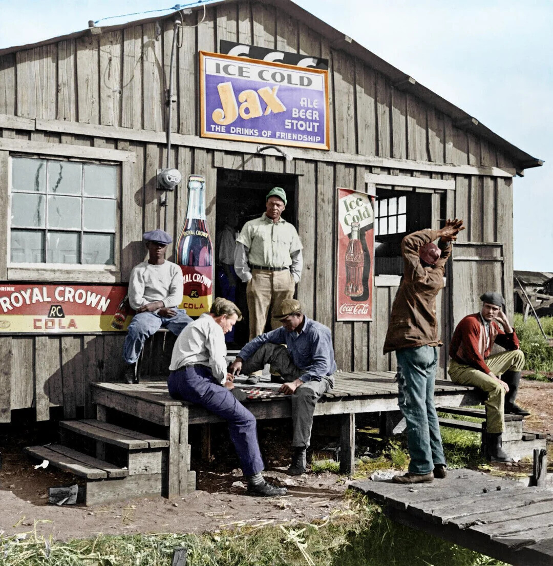 15 Historical Photos Showing its True Colors