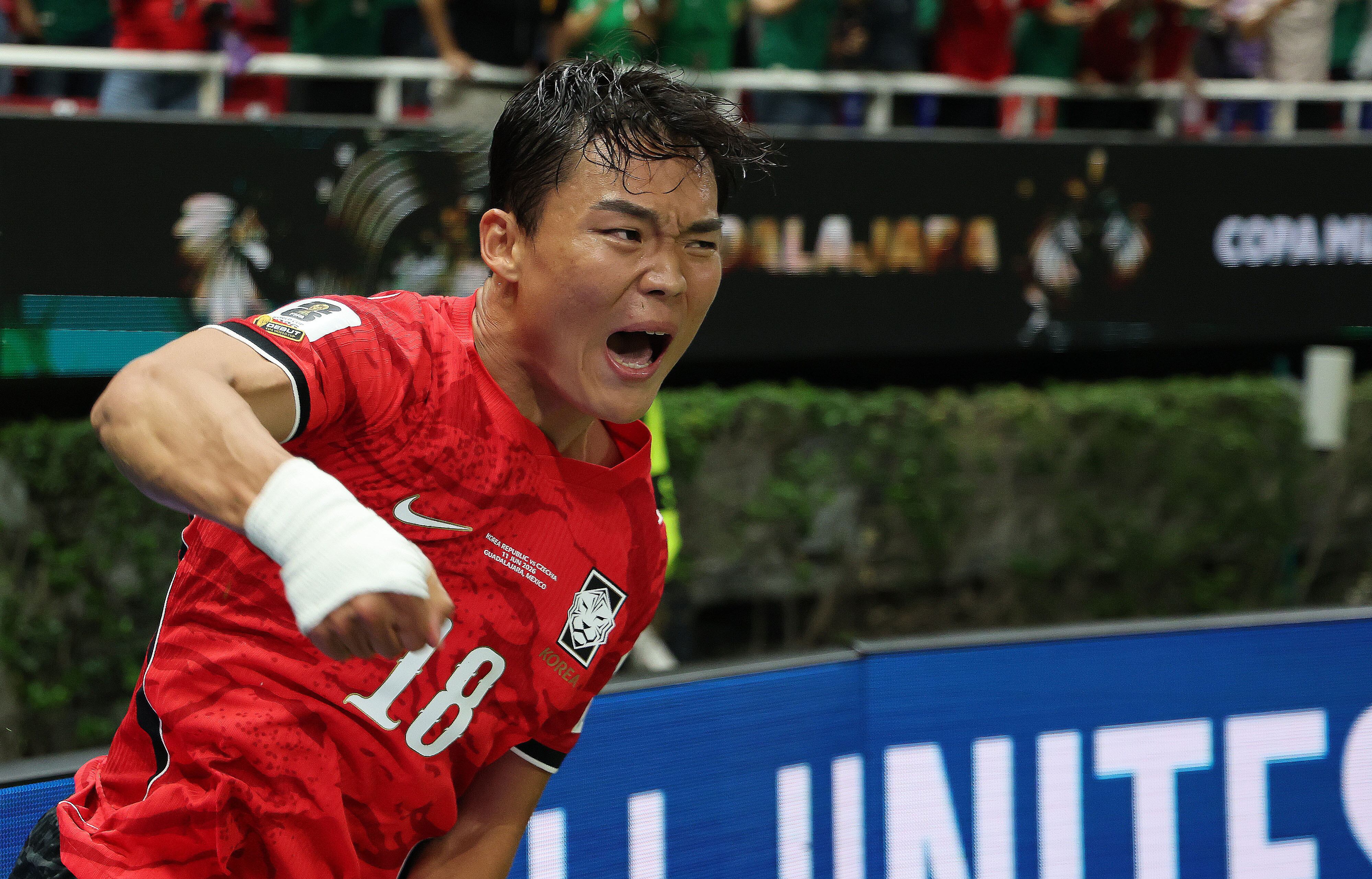 Hong Myung-bo's substitution secures South Korea victory