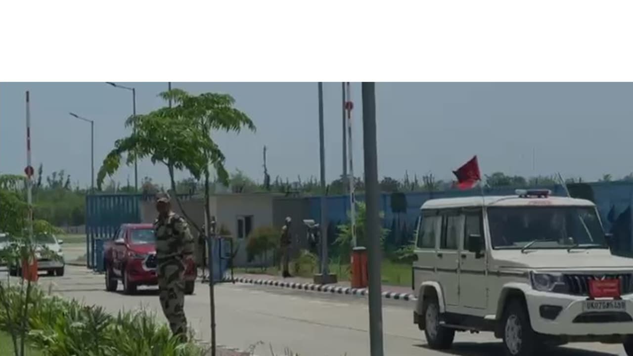 President Murmu arrives in Dehradun, to attend IMA passing out parade