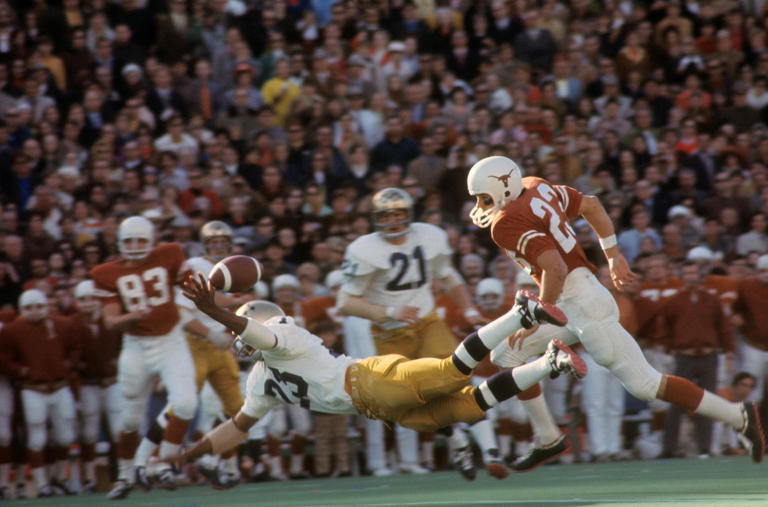 Five Notre Dame football photos for a Friday: Random cornerbacks