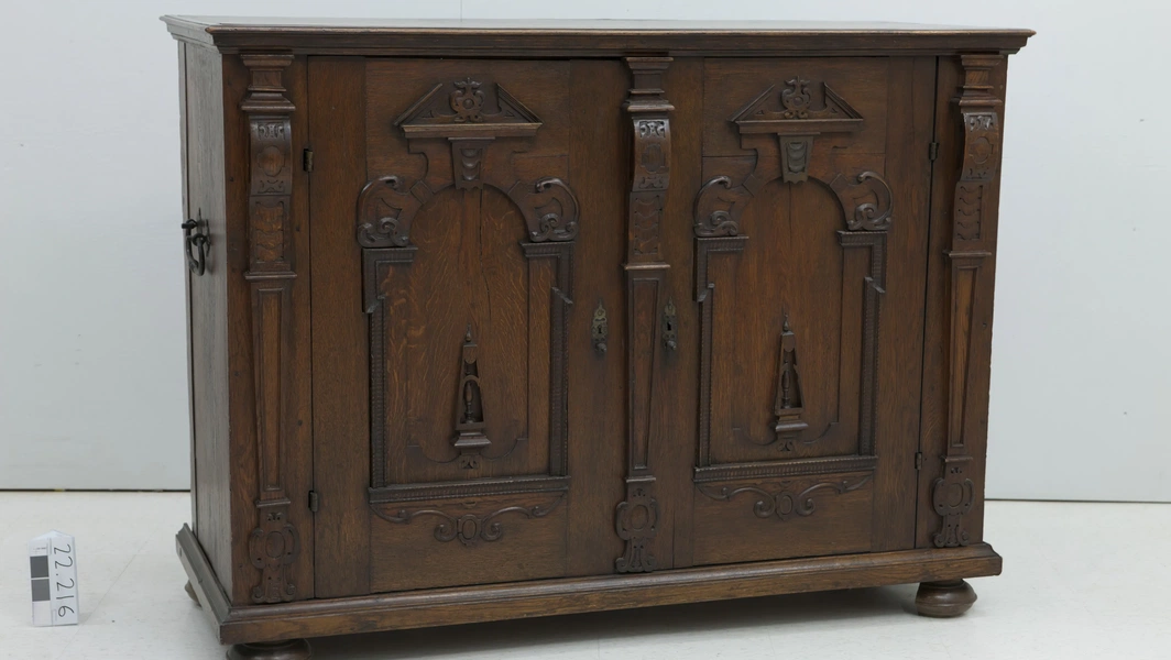 Updating oak cabinets without painting