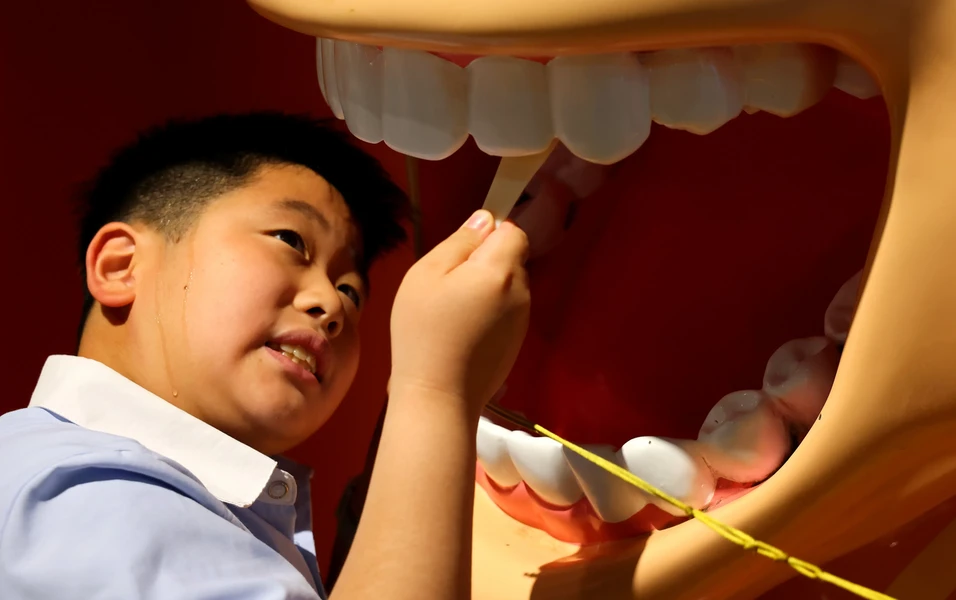 Small daily habits for a healthier smile