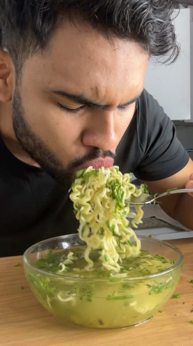Recetas de ramen con cilantro y cebollín