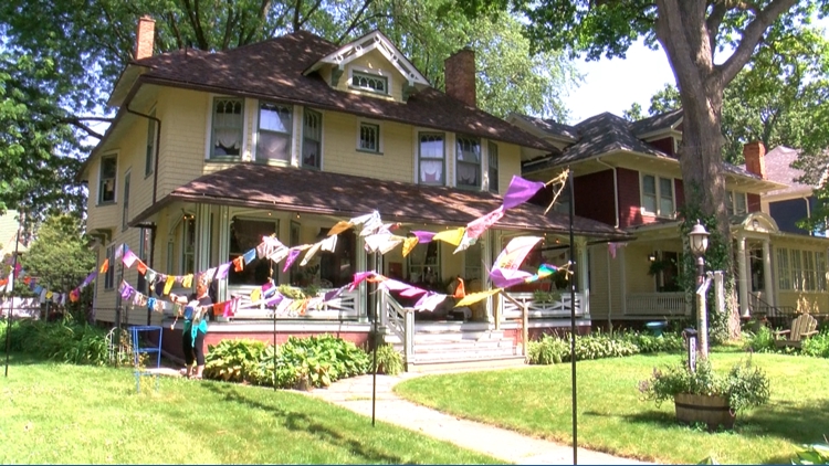 'Bringing peace and love': Pieces of fabric become symbols of healing ...