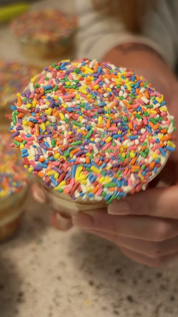 Dot cakes (Dollar Tree style)