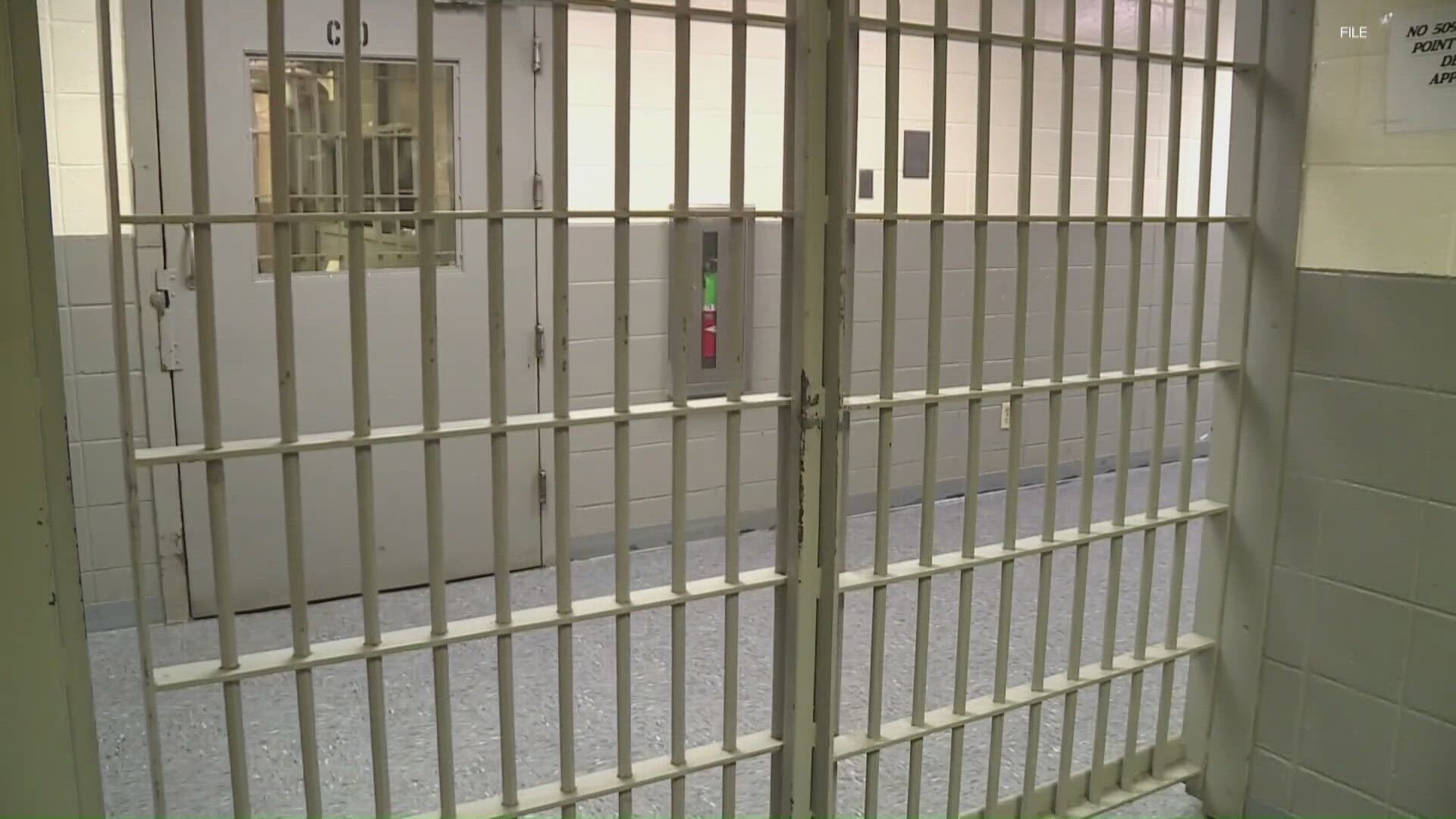 Prison control dispute back in circuit court