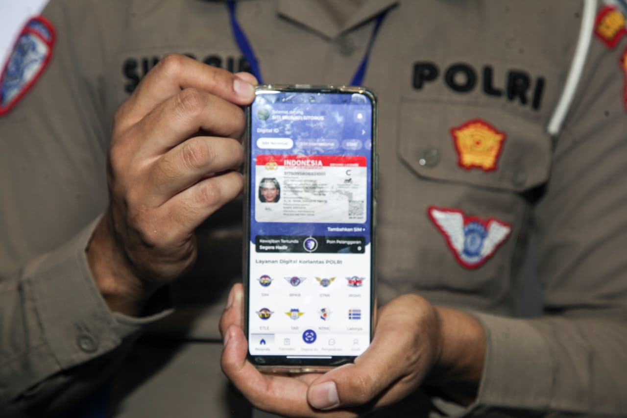 Masyarakat sambut positif SIM digital, perkuat pelayanan & fungsi ...